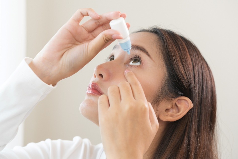 Beyond the Hangover: The Hidden Impact of Alcohol on Your Long-Term Eye ...